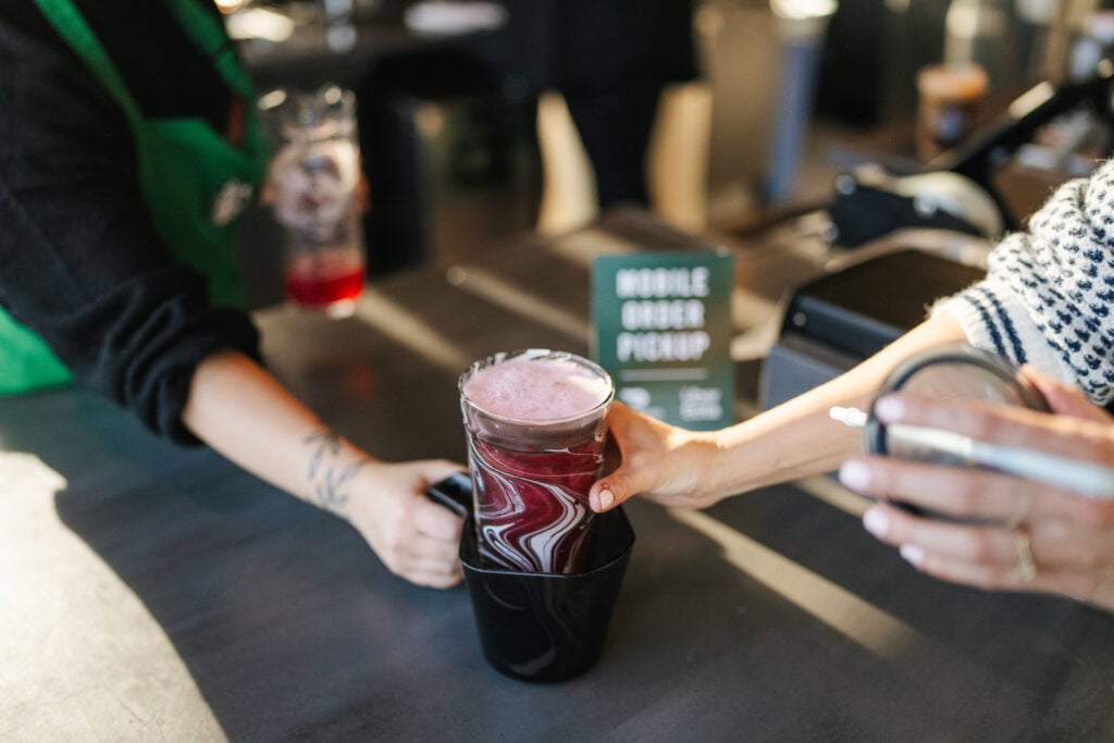 Starbucks Becomes First National Coffee Retailer to Accept Reusable ...