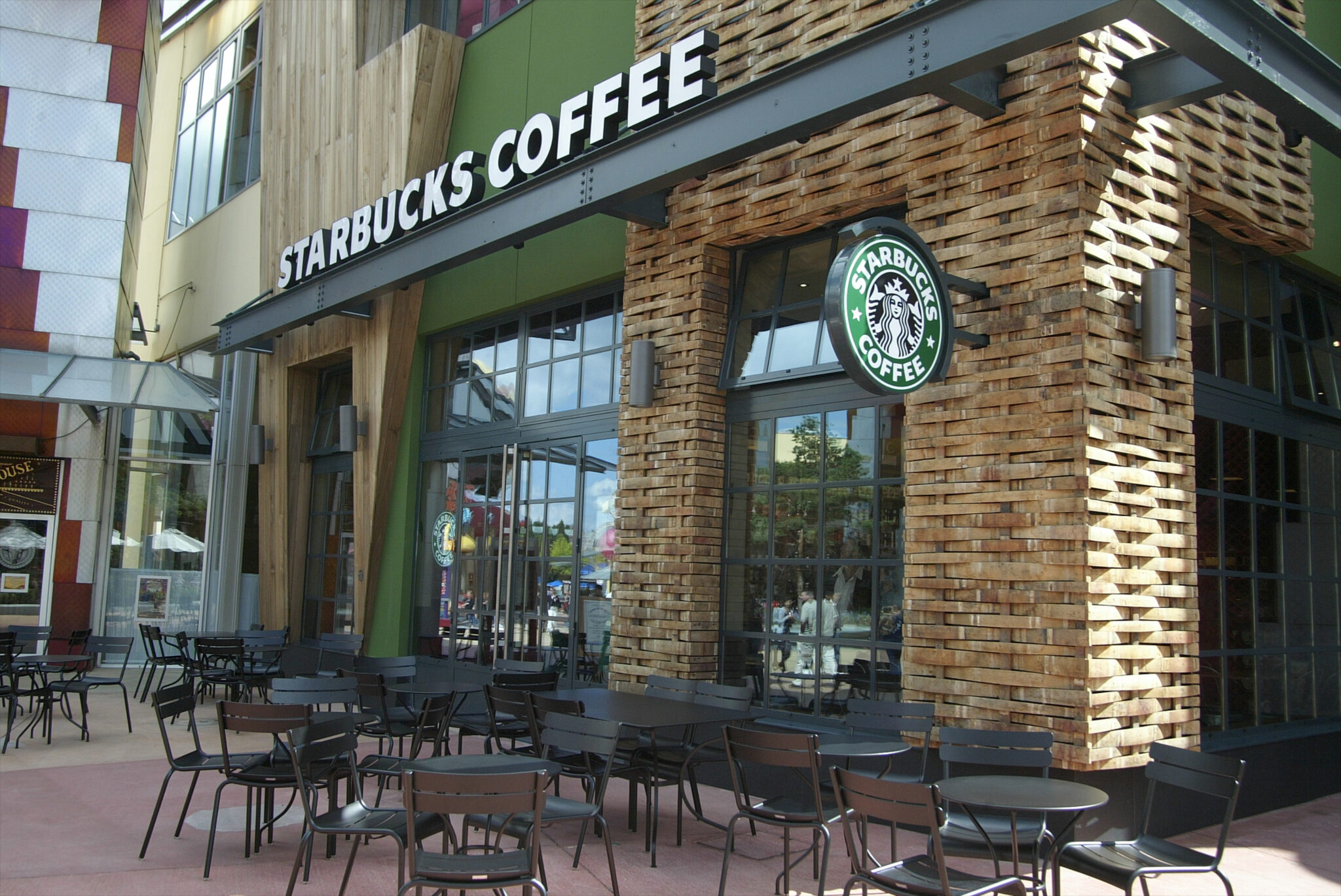 A summer to celebrate: 20 years of Starbucks in France