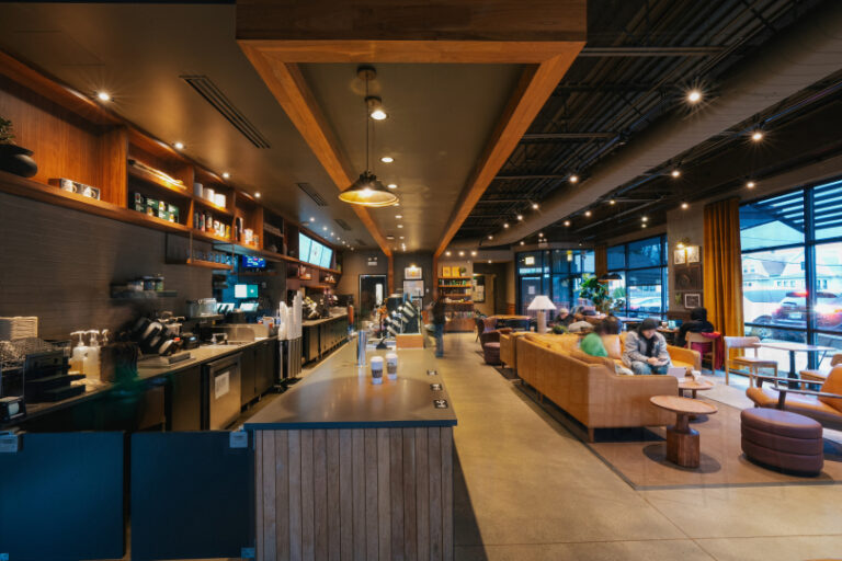 Inside Starbucks Chicago café makeover: Softer seating, local design ...