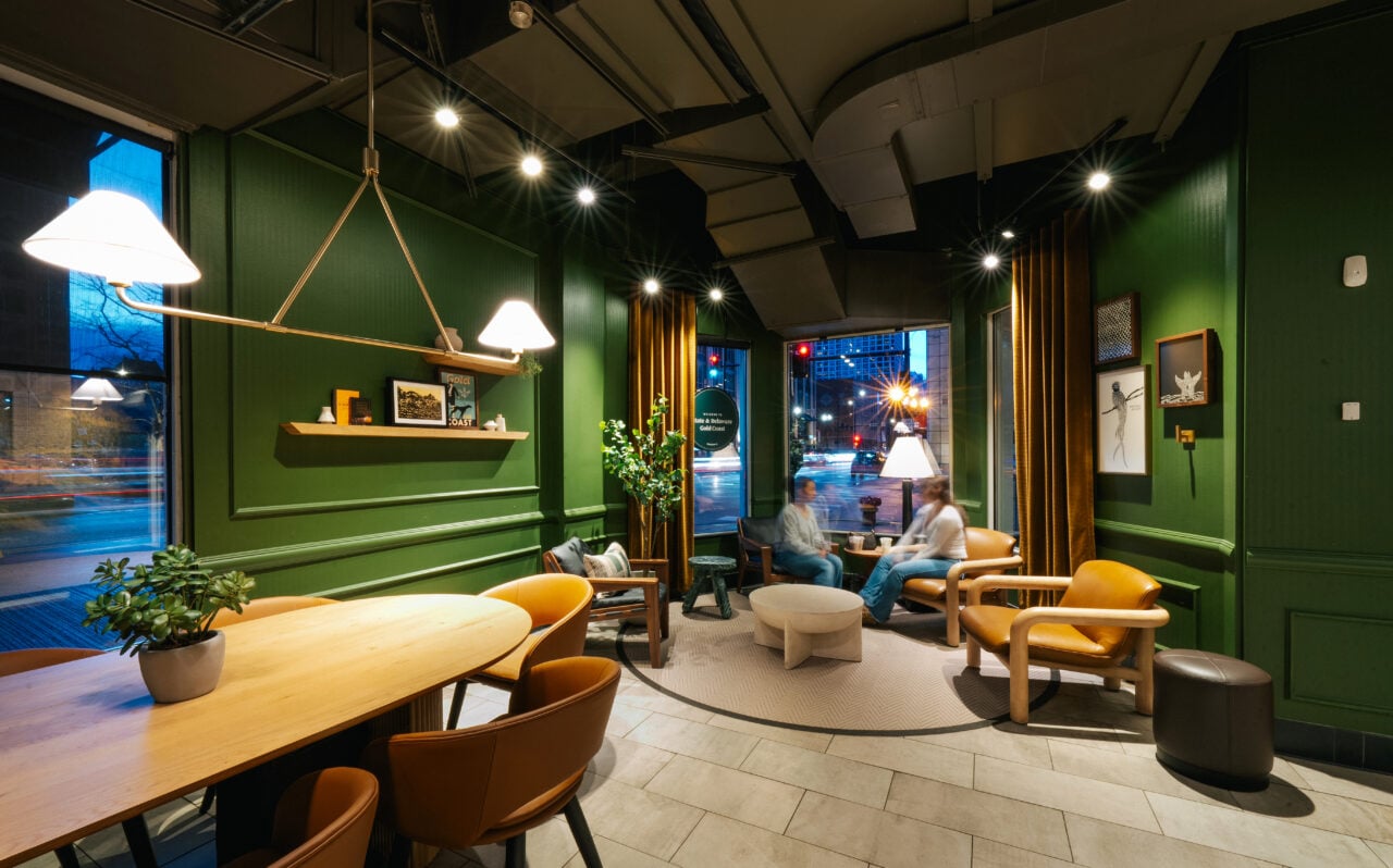 Inside Starbucks Chicago café makeover: Softer seating, local design ...