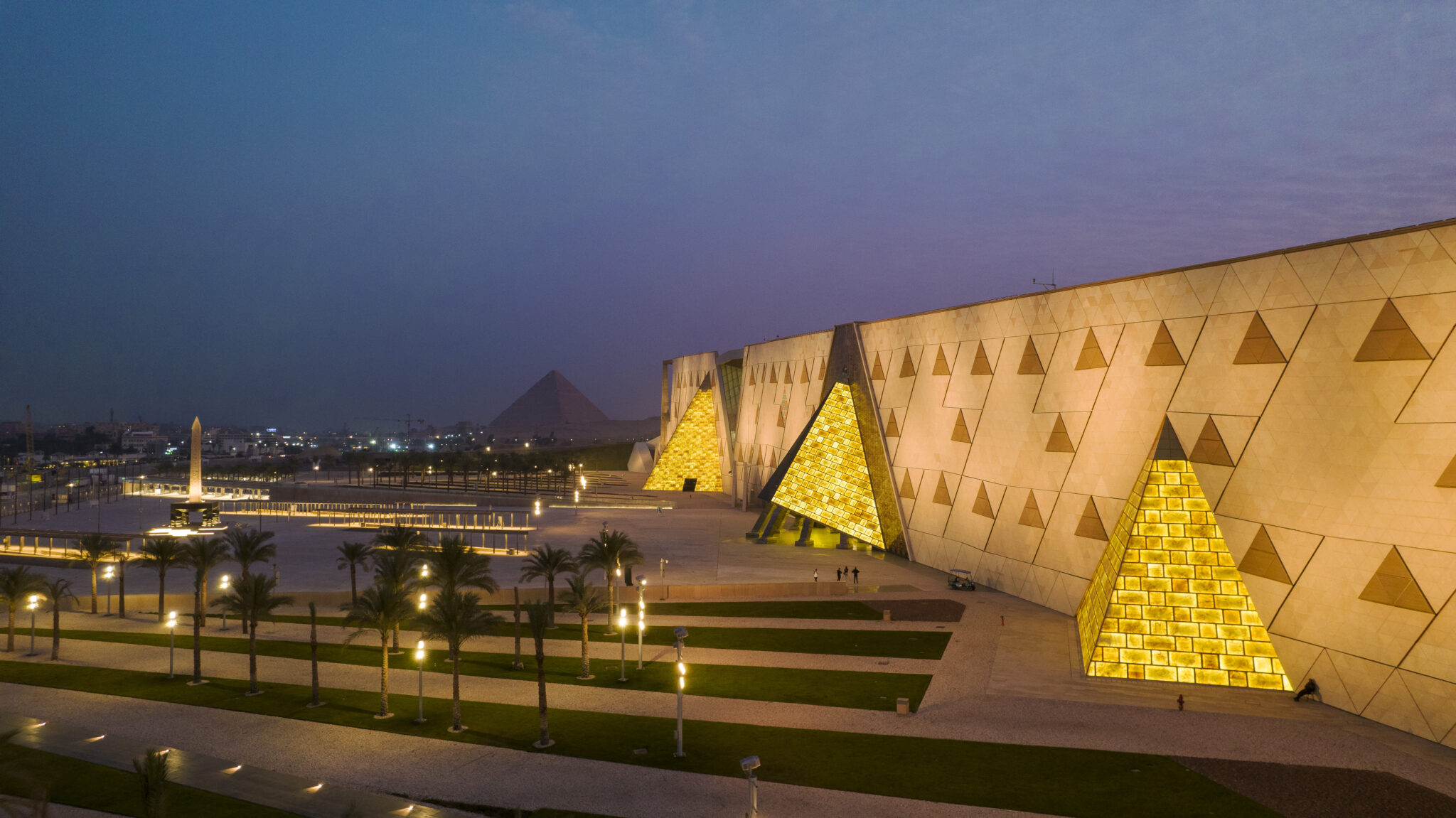 Starbucks Egypt unveils a store in Giza inside the Grand Egyptian ...