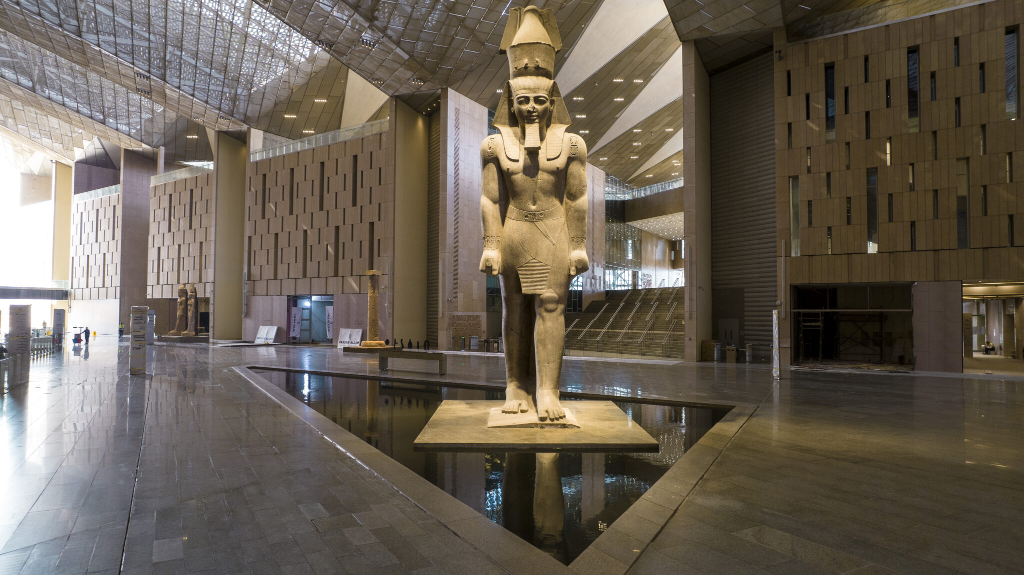 Starbucks Egypt unveils a store in Giza inside the Grand Egyptian ...