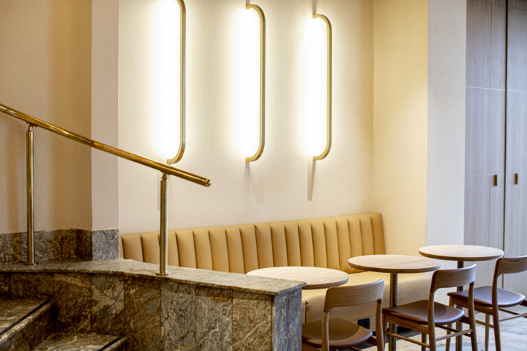 Buongiorno Roma! Starbucks opens its first store in the heart of the ...
