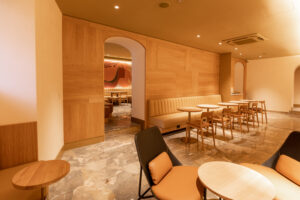 Buongiorno Roma! Starbucks opens its first store in the heart of the ...