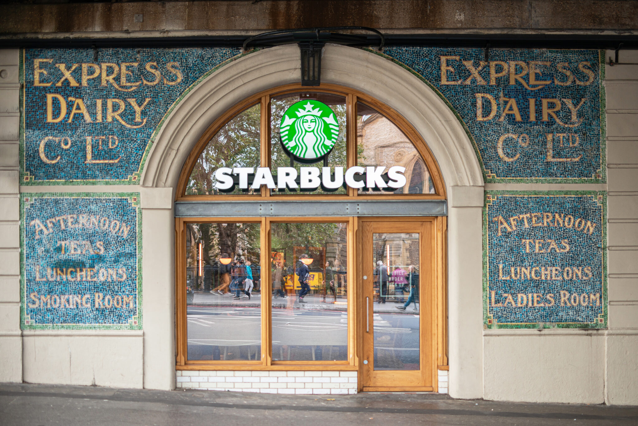 Back to Starbucks: A new licensee model for UK growth - Starbucks ...