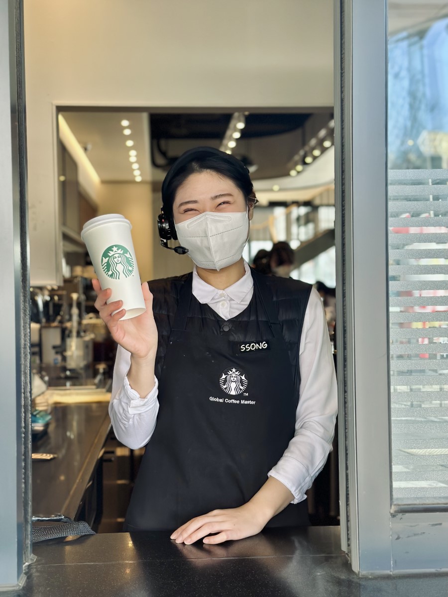 Starbucks reaches 5,000-store milestone in its continued expansion ...