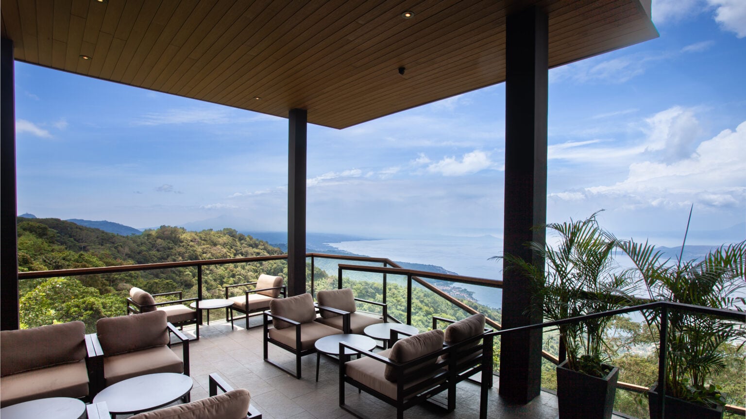 Starbucks Reserve™ Hiraya store offers a breathtaking panorama ...