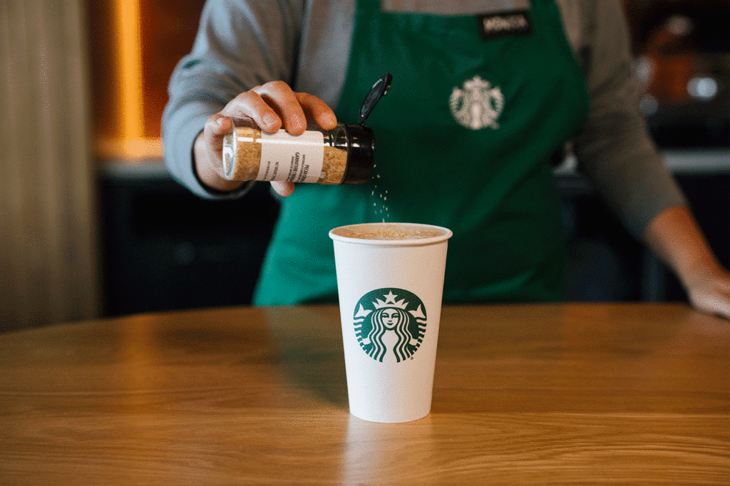 Meet fall’s new flavour: Starbucks Pecan Crunch Oat Latte - Starbucks ...